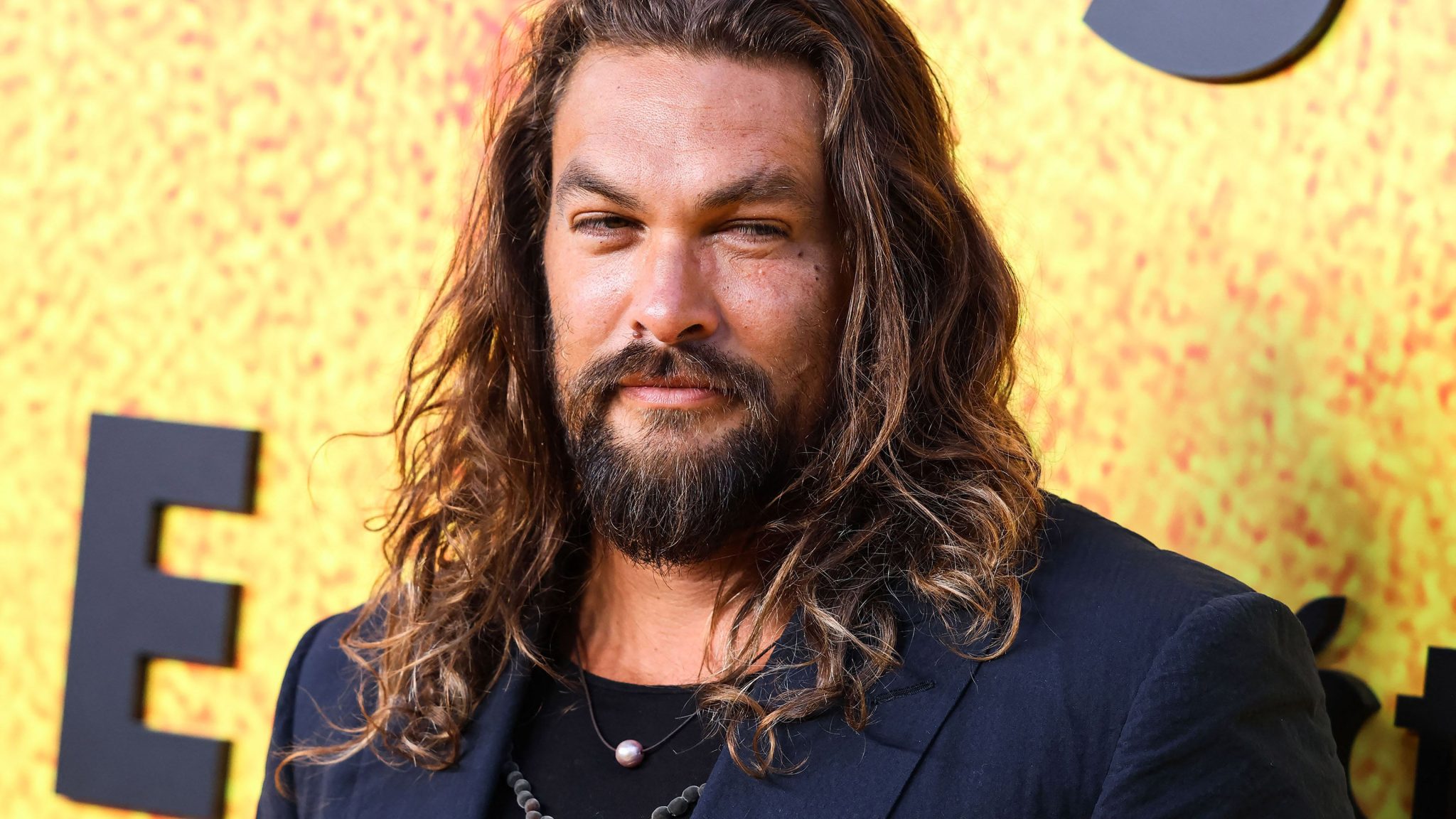 Momoa Ditches Helldivers! Sci-Fi Film Faces Setback - TheScreeScore